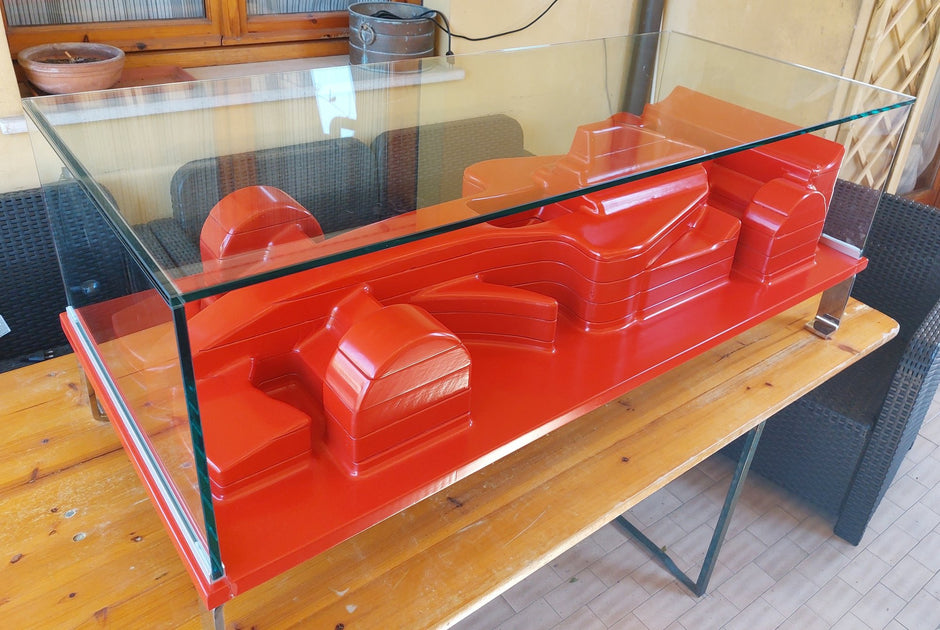Large Ferrari F1 model coffee table with glass display – Formula 1 ...