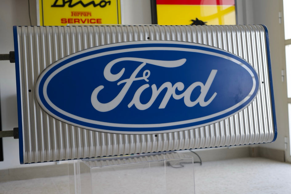 1985 Ford official dealership illuminated Large sign – Formula 1 ...